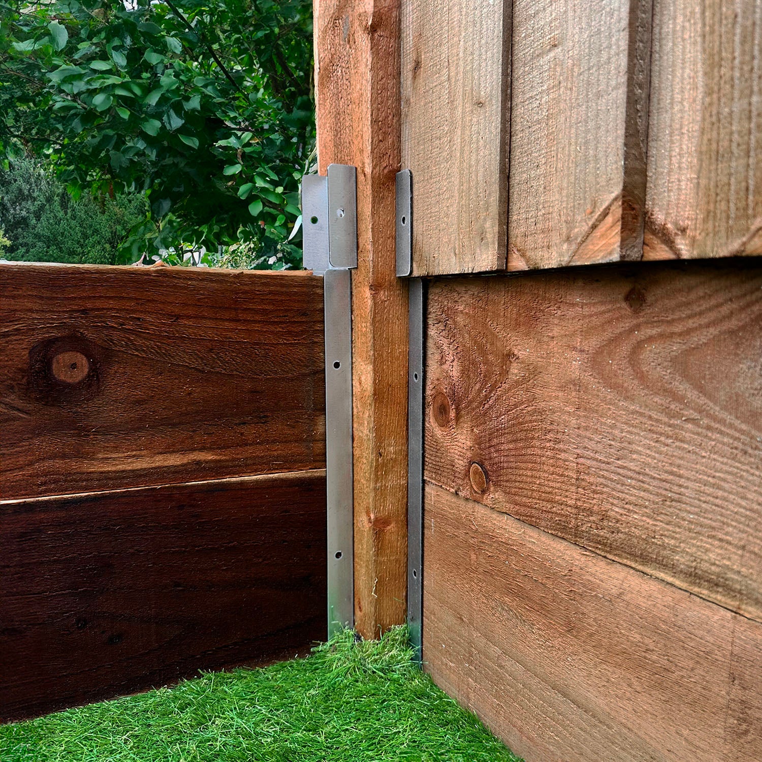 FenceEasy Double-Height Gravel Board & Fence Panel Clip Combo Brackets ...