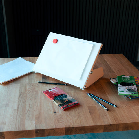 Desktop Easel for A4 Paper - Magnetic - Adjustable Angle