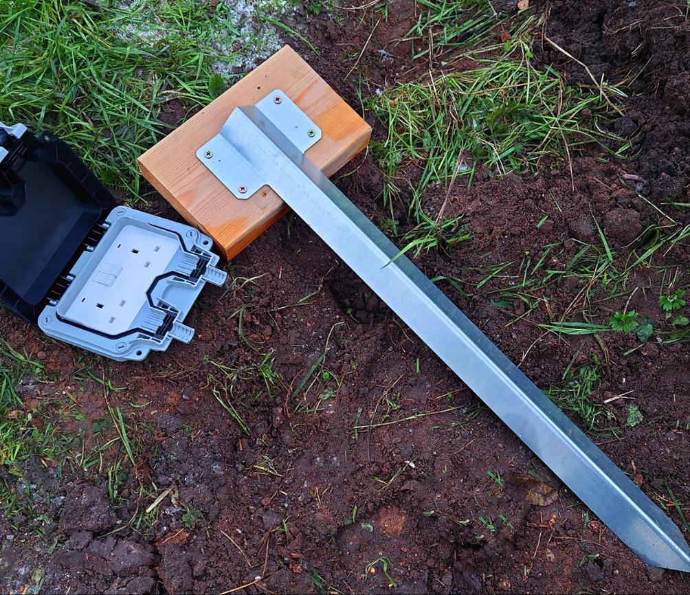 Outdoor Plug Stake - Easily Install Plug Sockets Outdoors