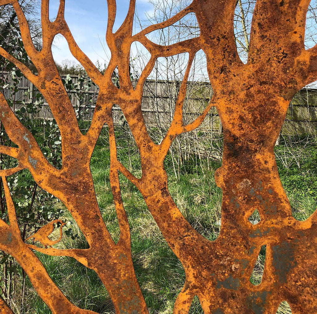 Rustic Steel Garden Screen – Tree & Squirrel Design - Indoor Outdoors