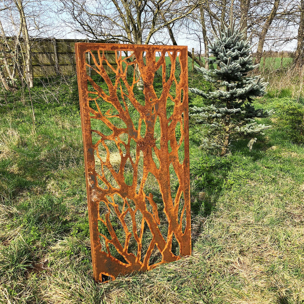 Rustic Steel Garden Screen – Tree & Squirrel Design - Indoor Outdoors
