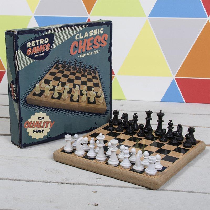 Chess Board Set - Wooden Pieces - Retro Games