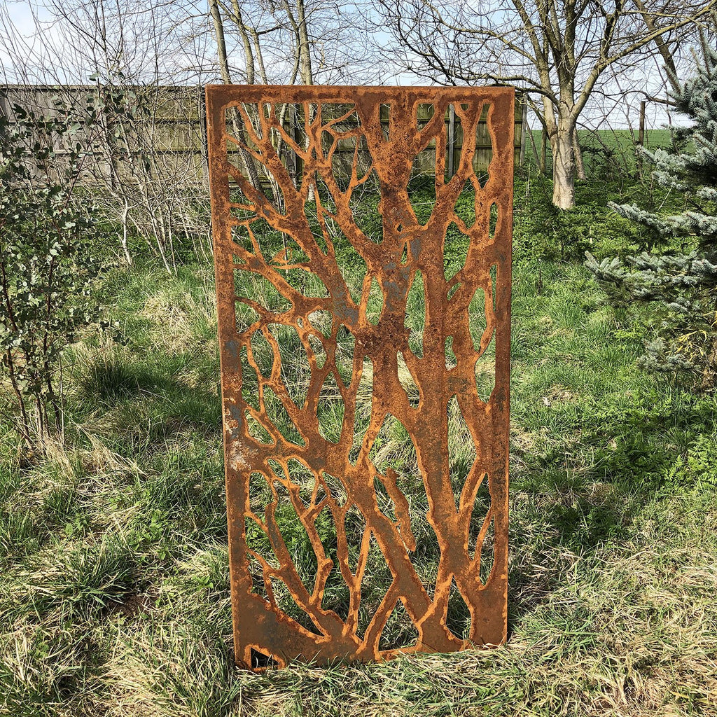 Rustic Steel Garden Screen – Tree & Squirrel Design - Indoor Outdoors