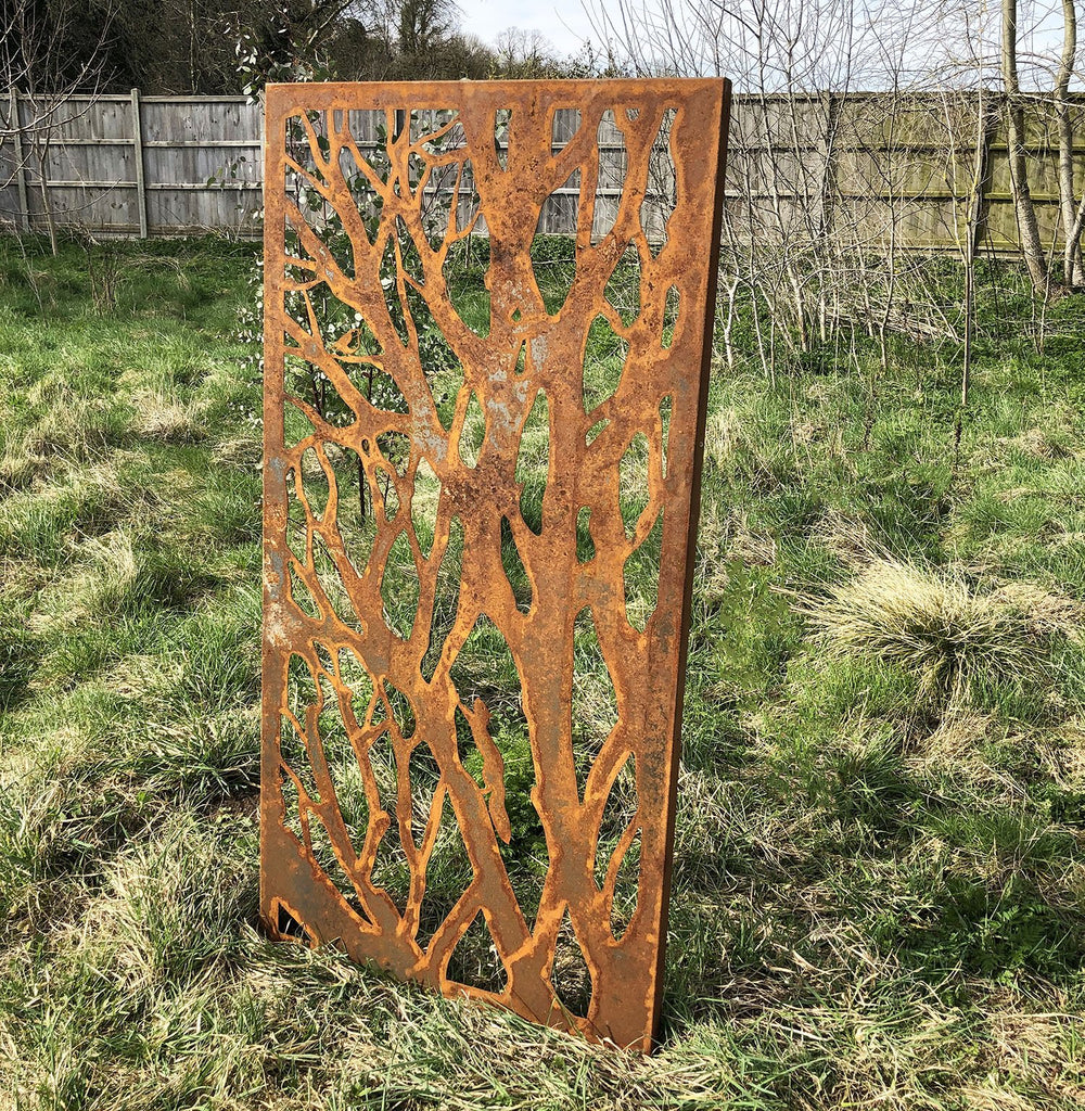 Rustic Steel Garden Screen – Tree & Squirrel Design - Indoor Outdoors